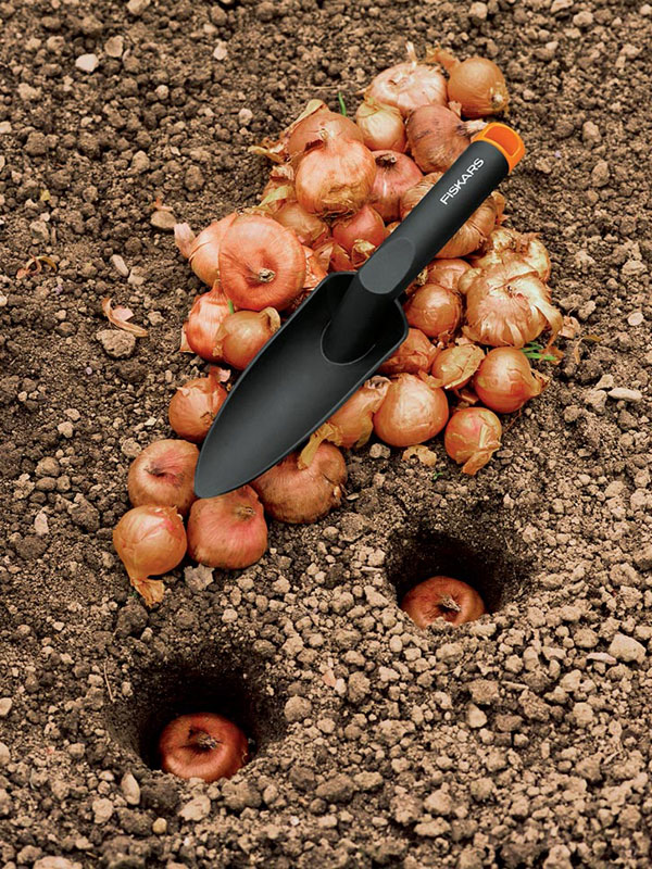 Planteringsspade smal, svart | Stora Gölhults Byggvaror